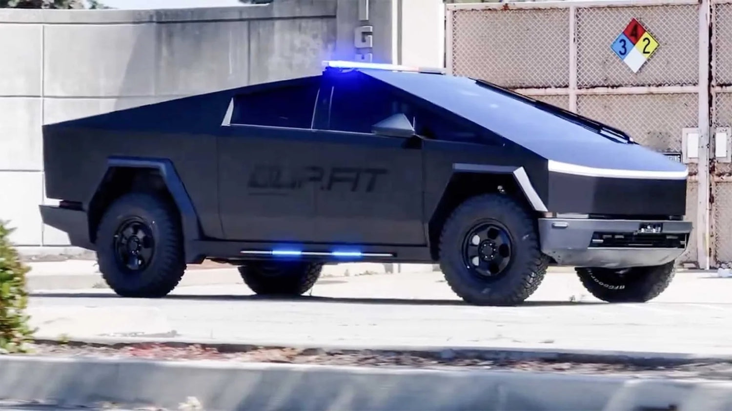 Tesla Cybertruck as Police Car